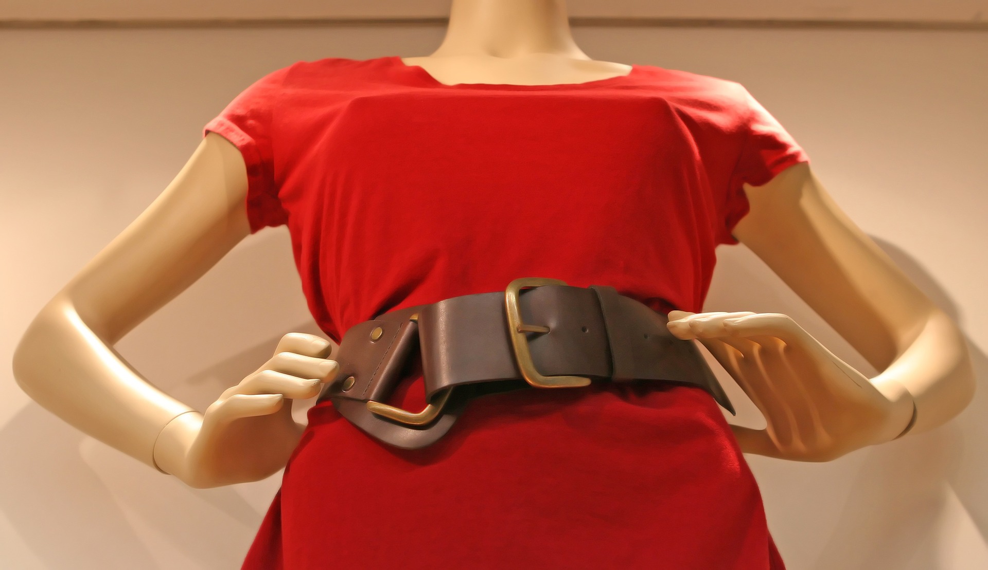 Augmentation mammaire avec prothèses rondes à Geneve - Monde médical